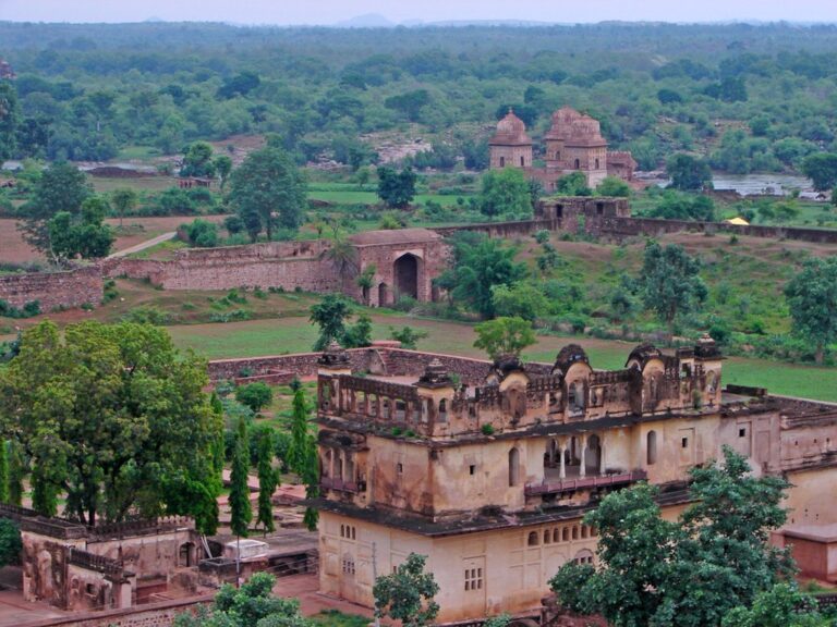 All about Orchha Fort and Places to visit in Orchha, Madhya Pradesh ...